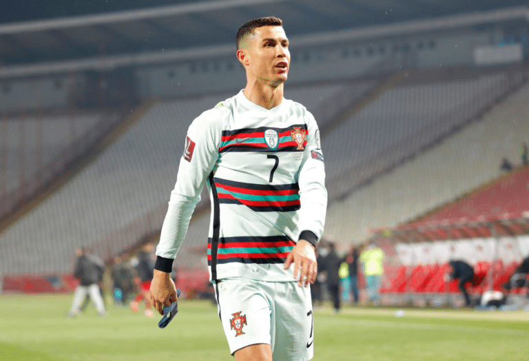 How Ronaldo Fooled 4 Genoa Players In Lead-Up To Juve's Cup Winner ...
